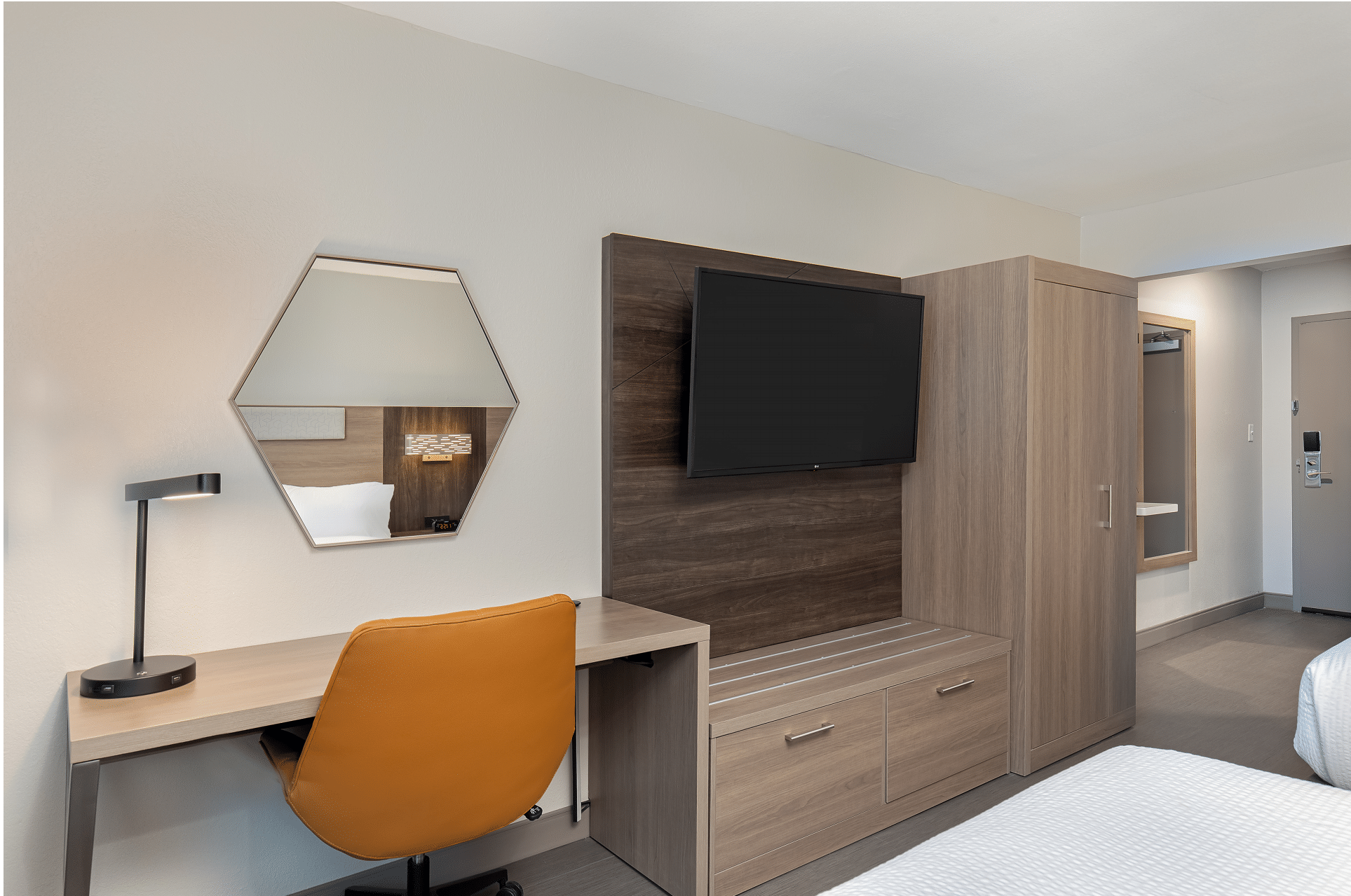 IHG Hotels & Resorts lands new Holiday Inn Express hotel near world’s ...